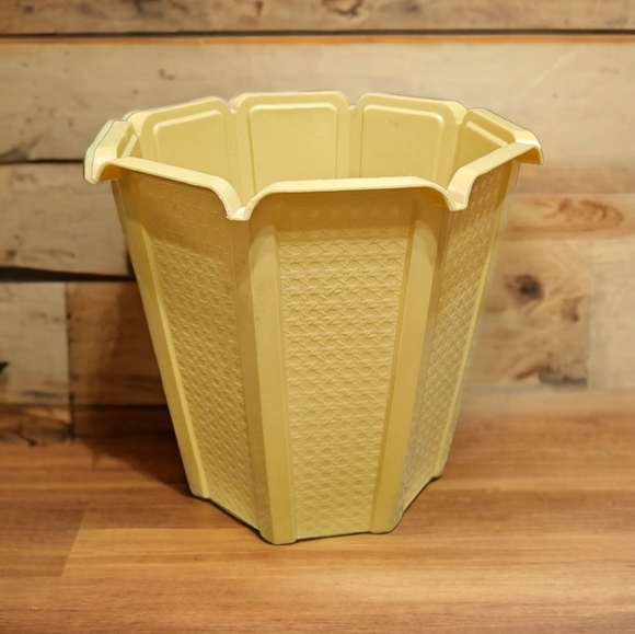 Rubbermaid | Bath | Vintage Gold Yellow Rubbermaid Garbage Basket ...